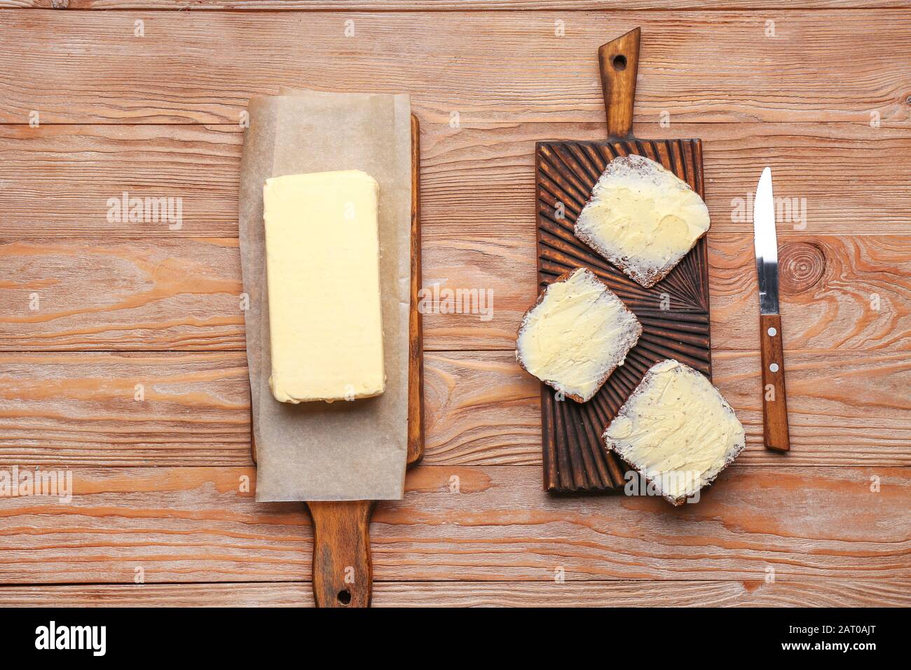 Smear butter on bread knife hi-res stock photography and images - Alamy