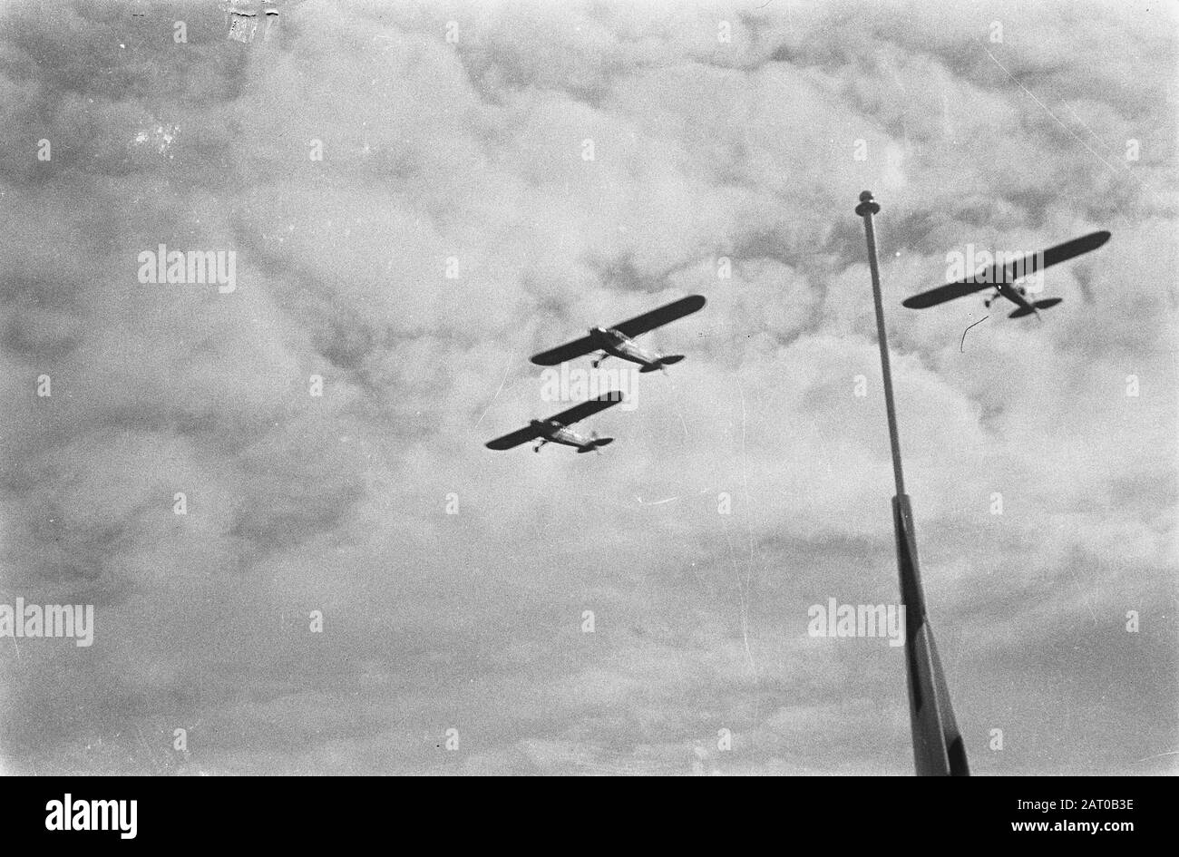 Piper j 3 cub hi-res stock photography and images - Alamy