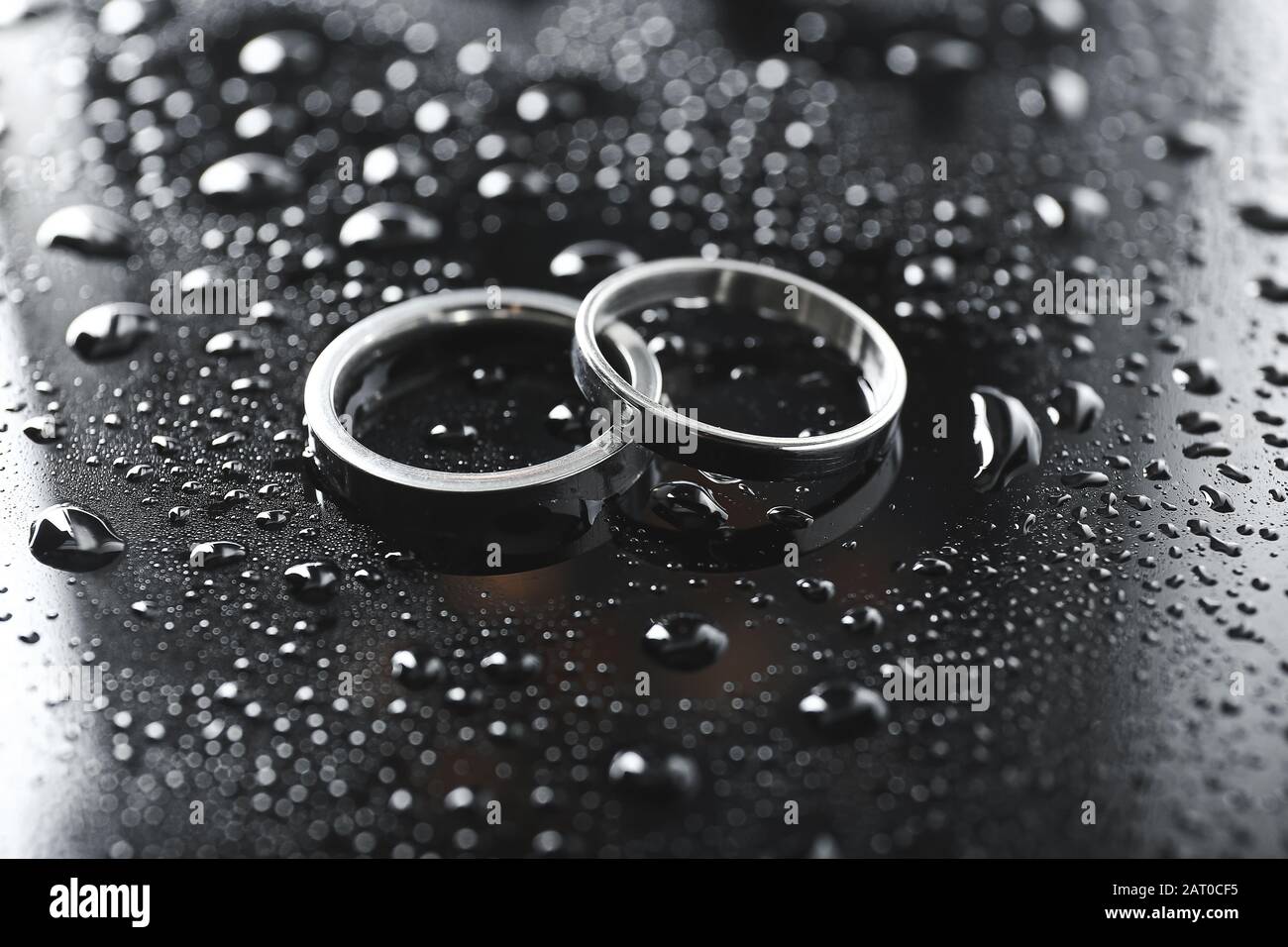 Water rings table hi-res stock photography and images - Alamy