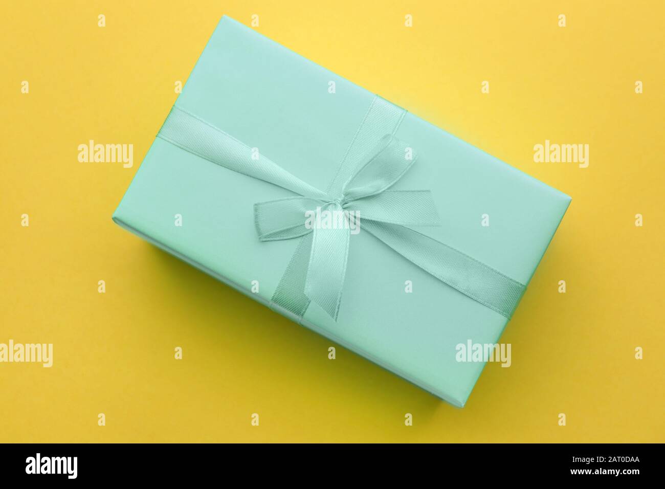 Turquoise gift box hi-res stock photography and images - Alamy