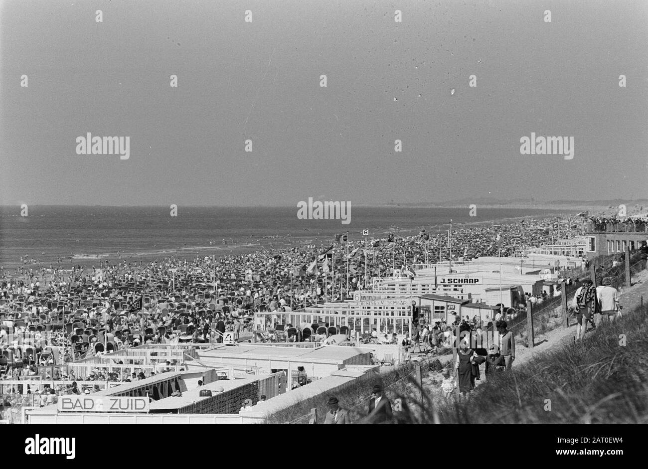 Pentecost Days, crowds at the beach Date: June 3, 1963 Keywords ...