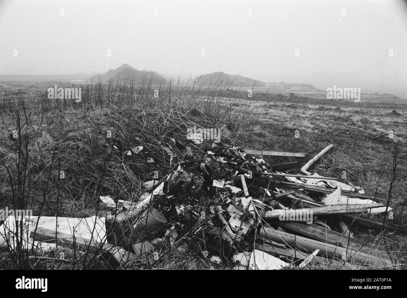 Garbage in the Middelveldse Akerpolder where mercury, lead and other ...