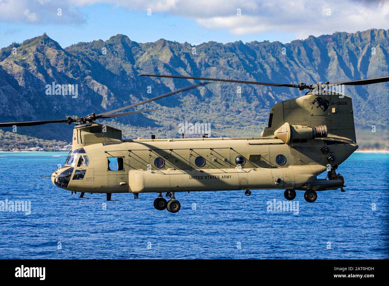 CH-47 Chinook from 3rd Battalion, 25th Aviation Regiment, conducted air ...