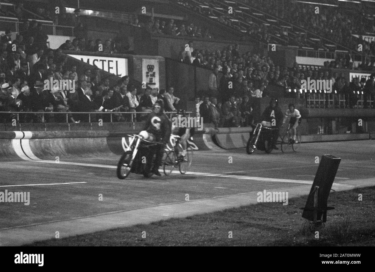 Grand Prix of Amsterdam for professional stayers, in the Olympic ...