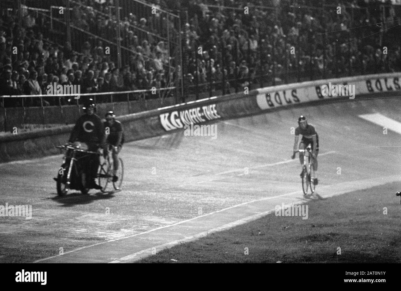 Grand Prix of Amsterdam for professional stayers, in the Olympic ...