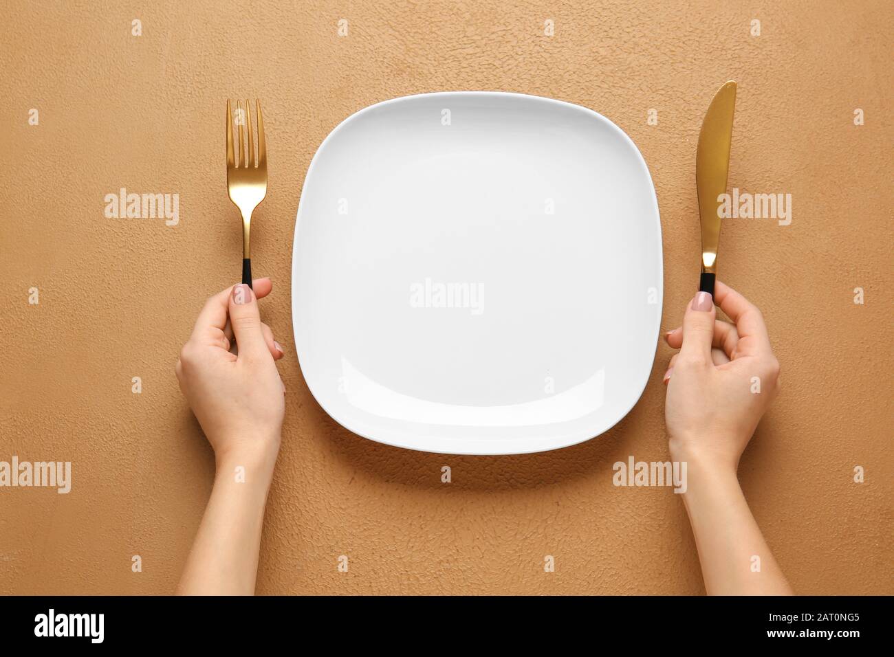 Woman table empty setting hi-res stock photography and images - Alamy
