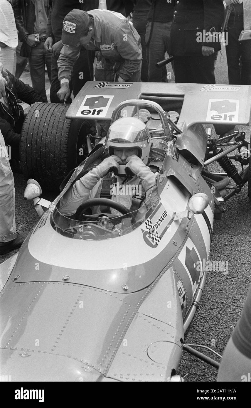 Grand Prix van Nederland 1969 Formula I in Zandvoort A racing car with Jacky Stewart in the ...