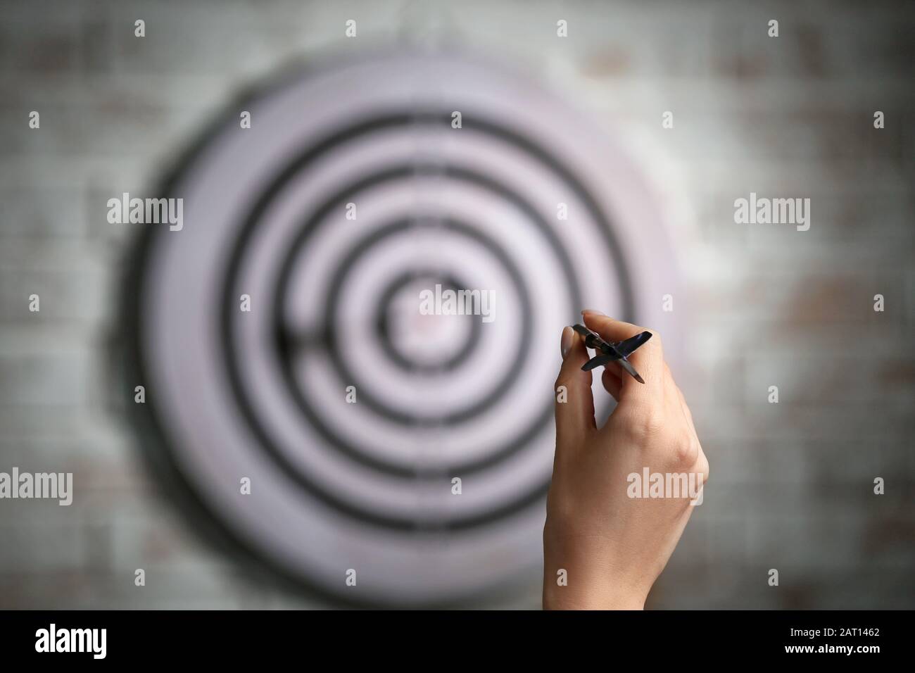 Female darts player hi-res stock photography and images - Alamy