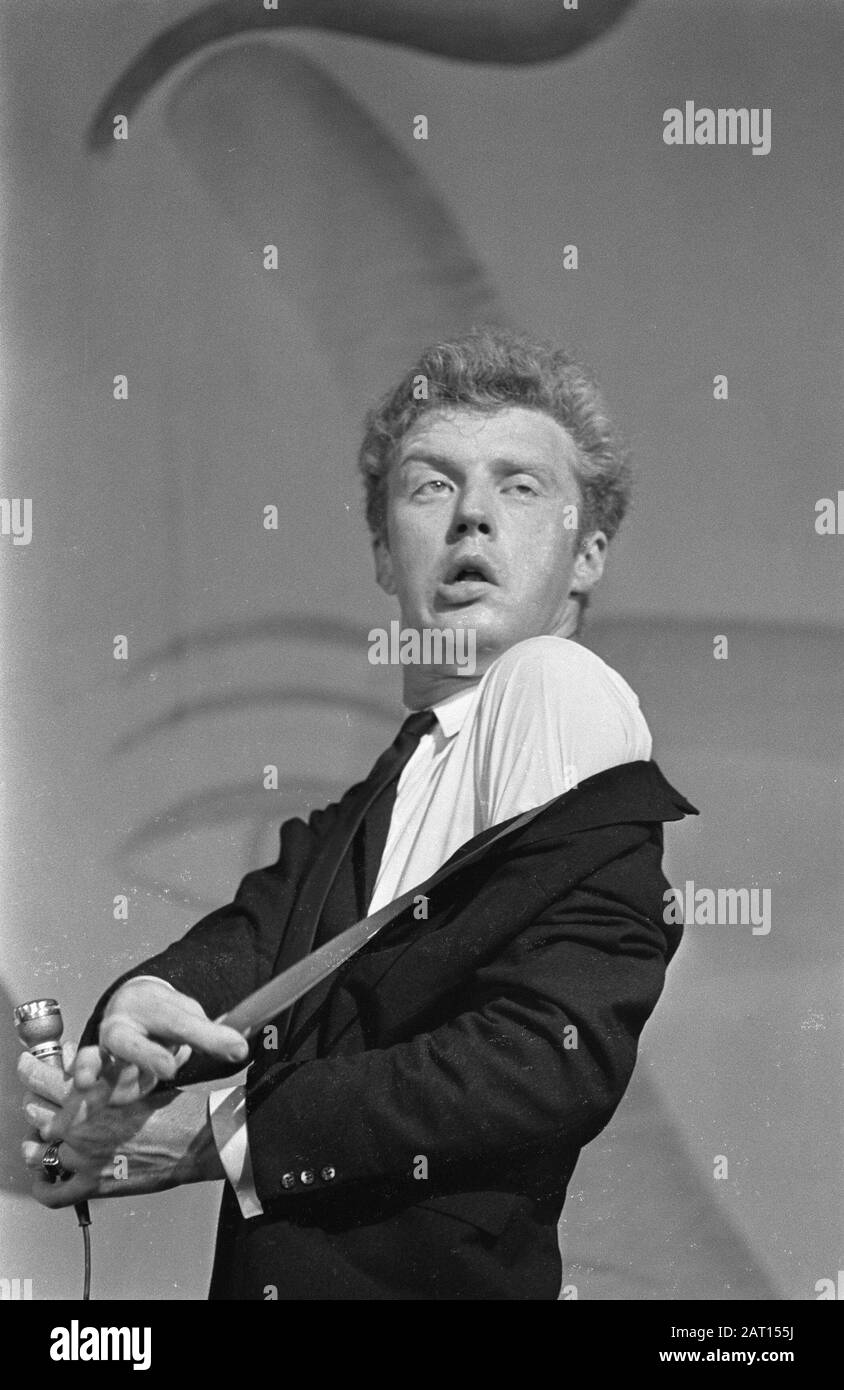 Thirty artists Black and White Stock Photos & Images - Alamy