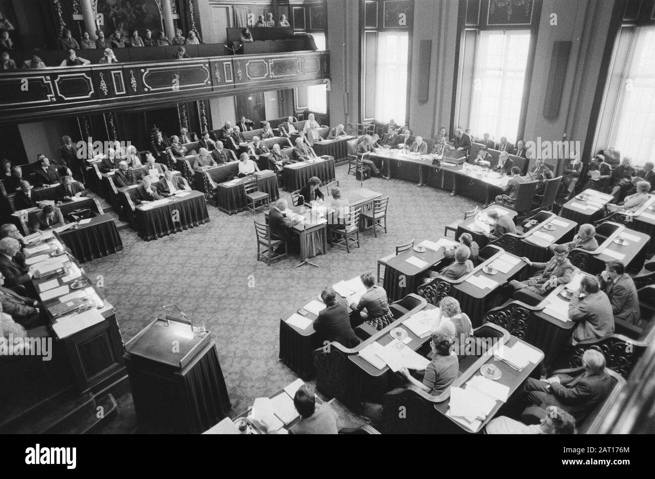 First Chamber, General Considerations; Overview First Chamber, Right ...