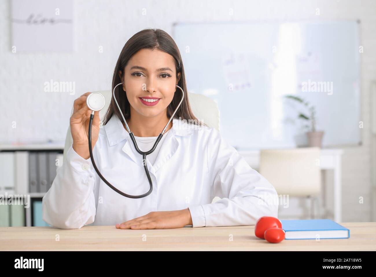 Female cardiologist in modern clinic Stock Photo - Alamy