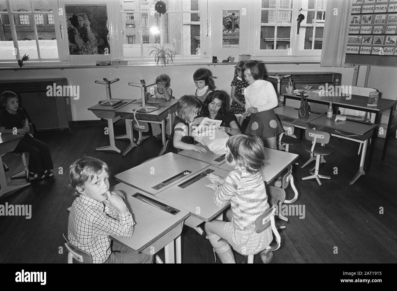 First school day at primary school, a.o. children in class Date: August ...