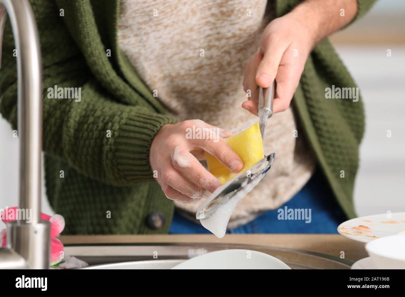 Hands caucasian man washing dishes hi-res stock photography and images ...