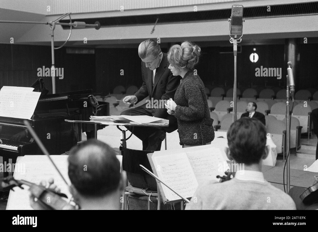 English singer sheila southern hi-res stock photography and images - Alamy