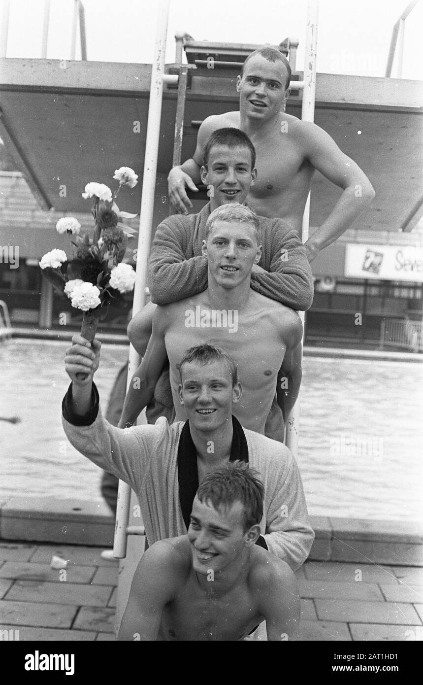 Dutch Swimming Championships 1968 Relay swimmers as winners awarded ...