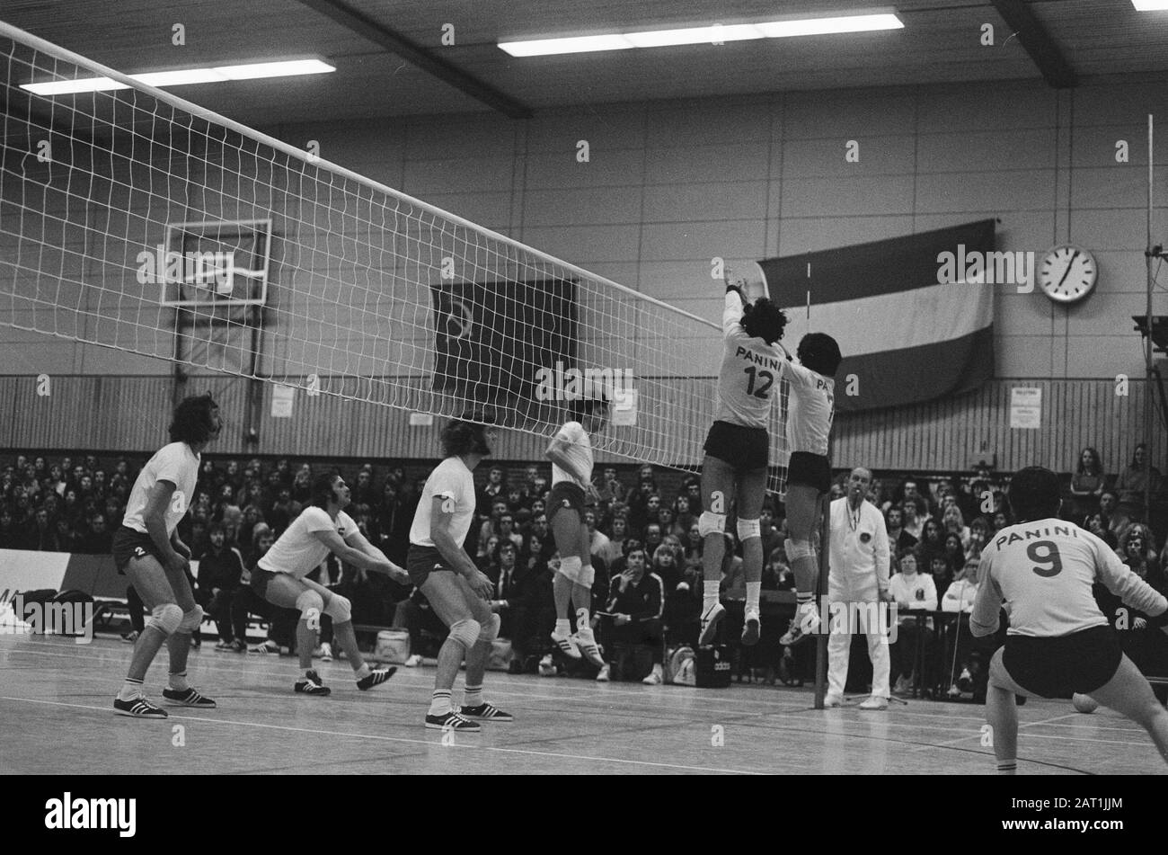 Europaup volleyball Delta Loyd vs. Panini (Italy) Date: February 10, 1973 Keywords: VOLEBALL ...