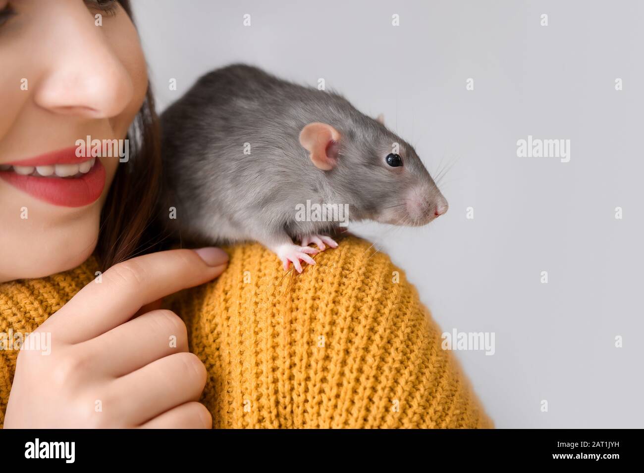 Girl pet rat shoulder hi-res stock photography and images - Alamy