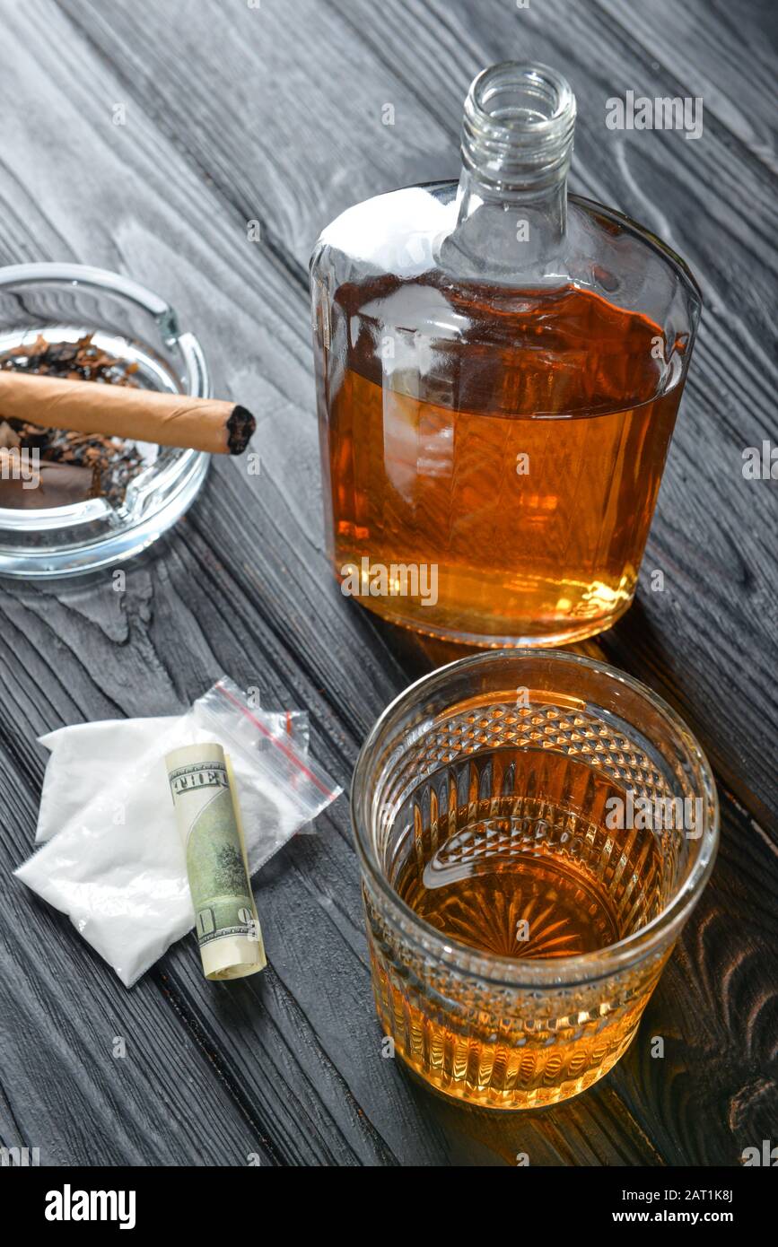 Cigar money concept hi-res stock photography and images - Alamy