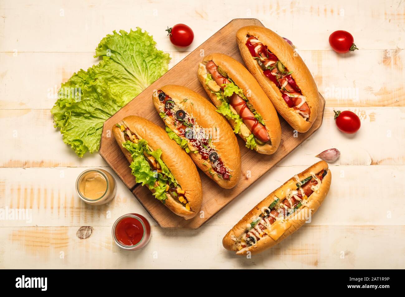 Hot dogs on table top view hi-res stock photography and images - Alamy