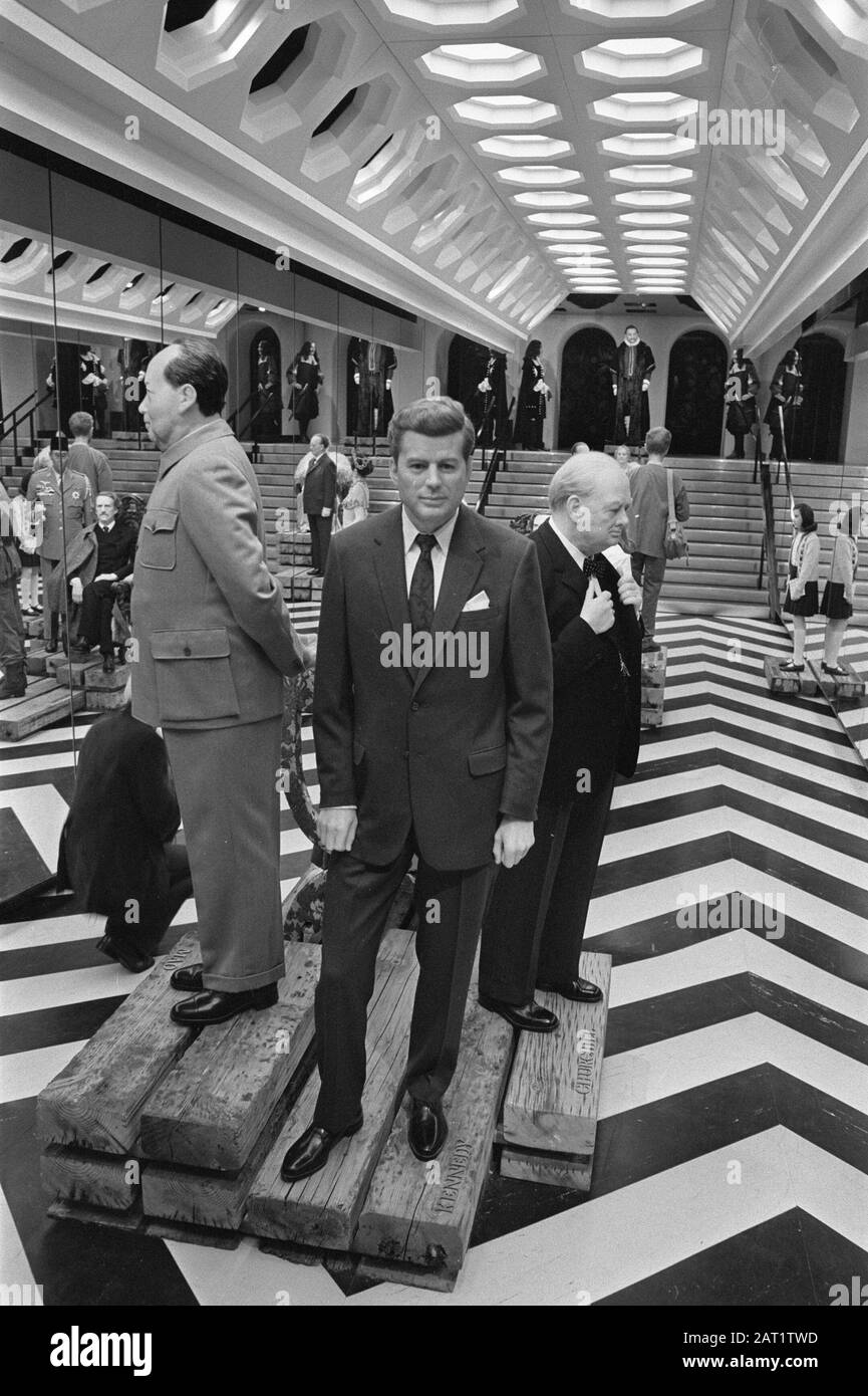 Tussauds wax museum Black and White Stock Photos & Images - Alamy