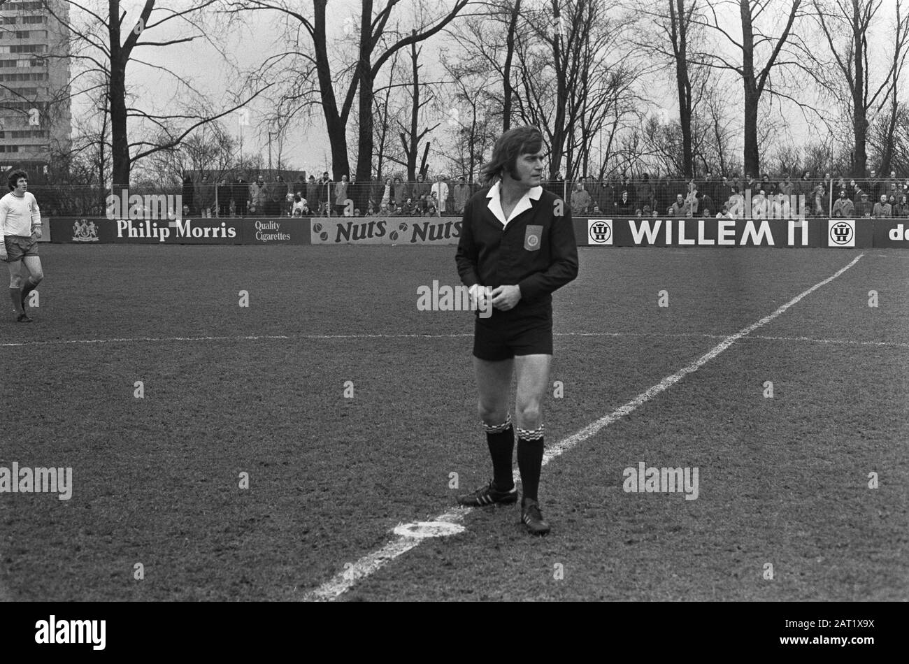 Referee Frans Derks High Resolution Stock Photography and Images - Alamy