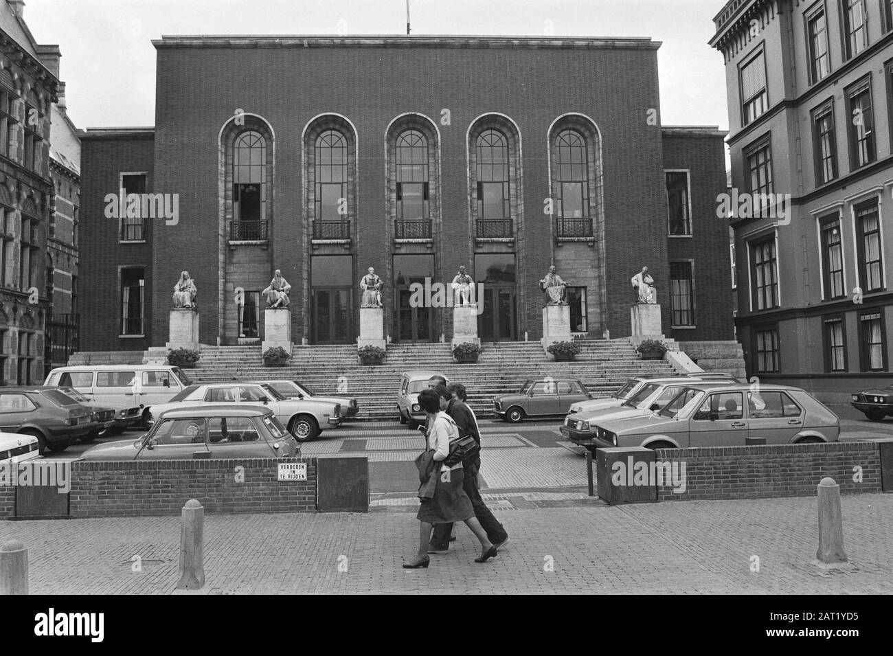 Old building supreme court Black and White Stock Photos & Images - Alamy
