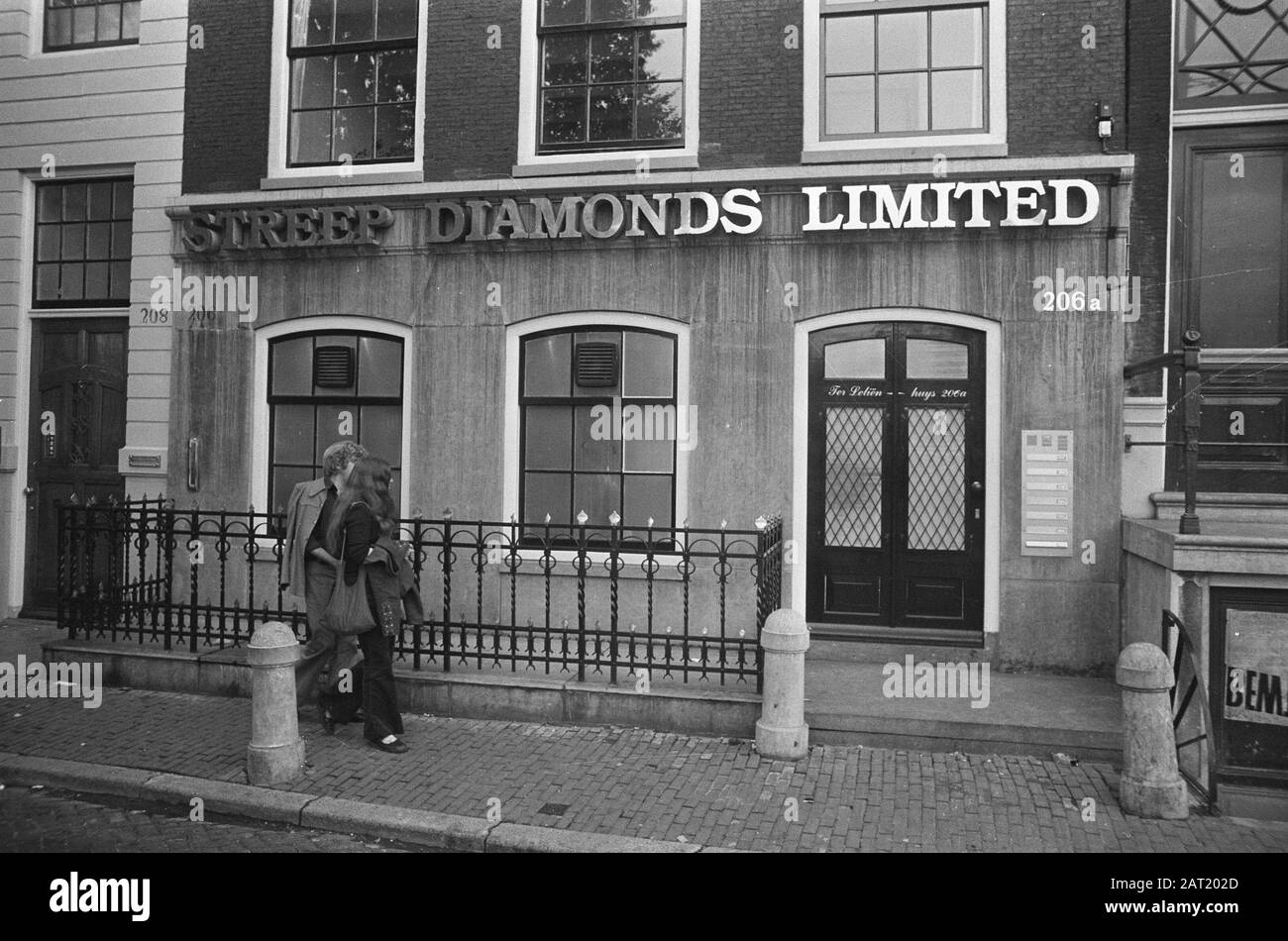 Exterior streep diamonds ltd hi-res stock photography and images - Alamy