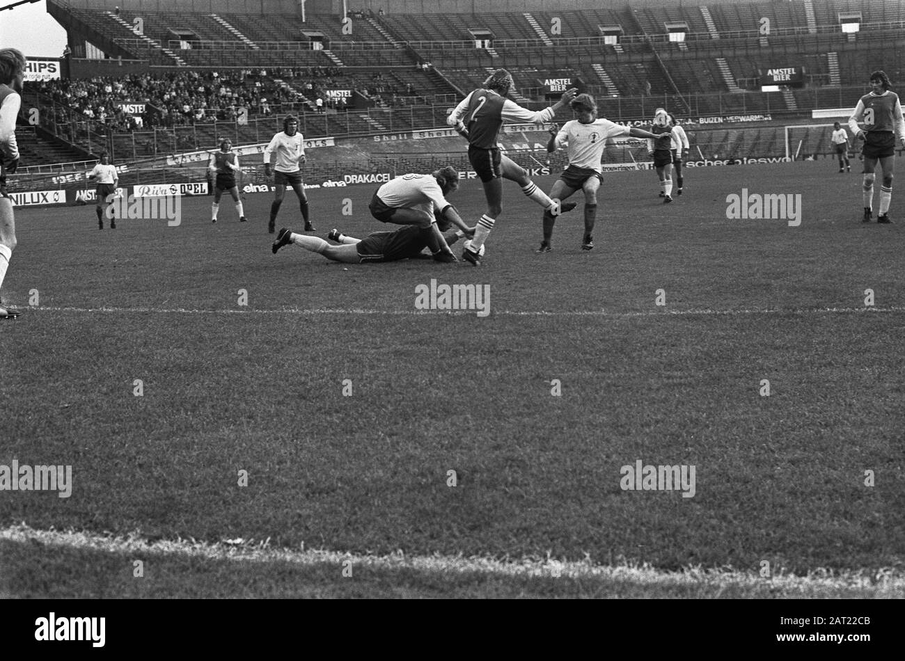 6 october 1974 hi-res stock photography and images - Alamy