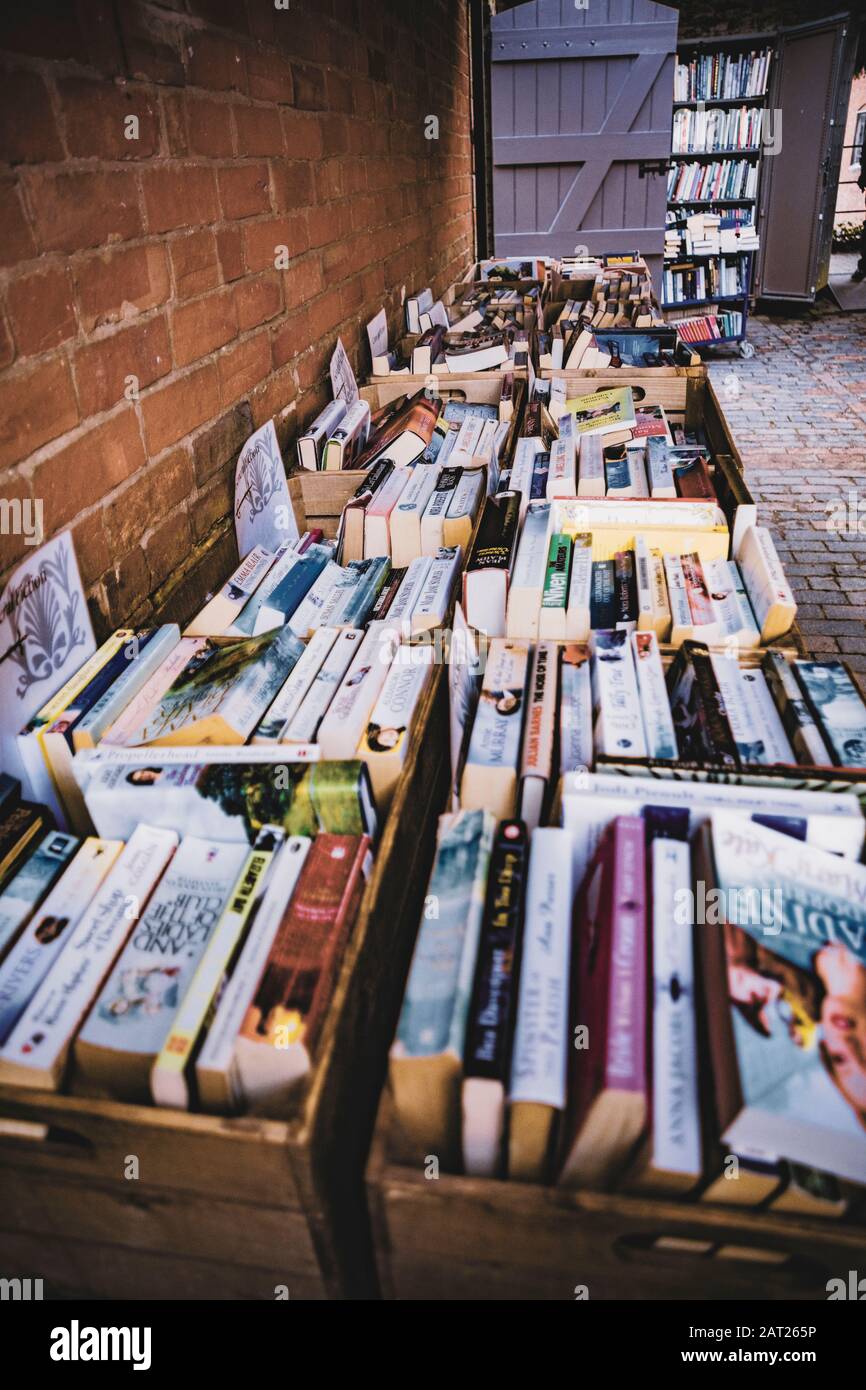 School stall books hi-res stock photography and images - Alamy