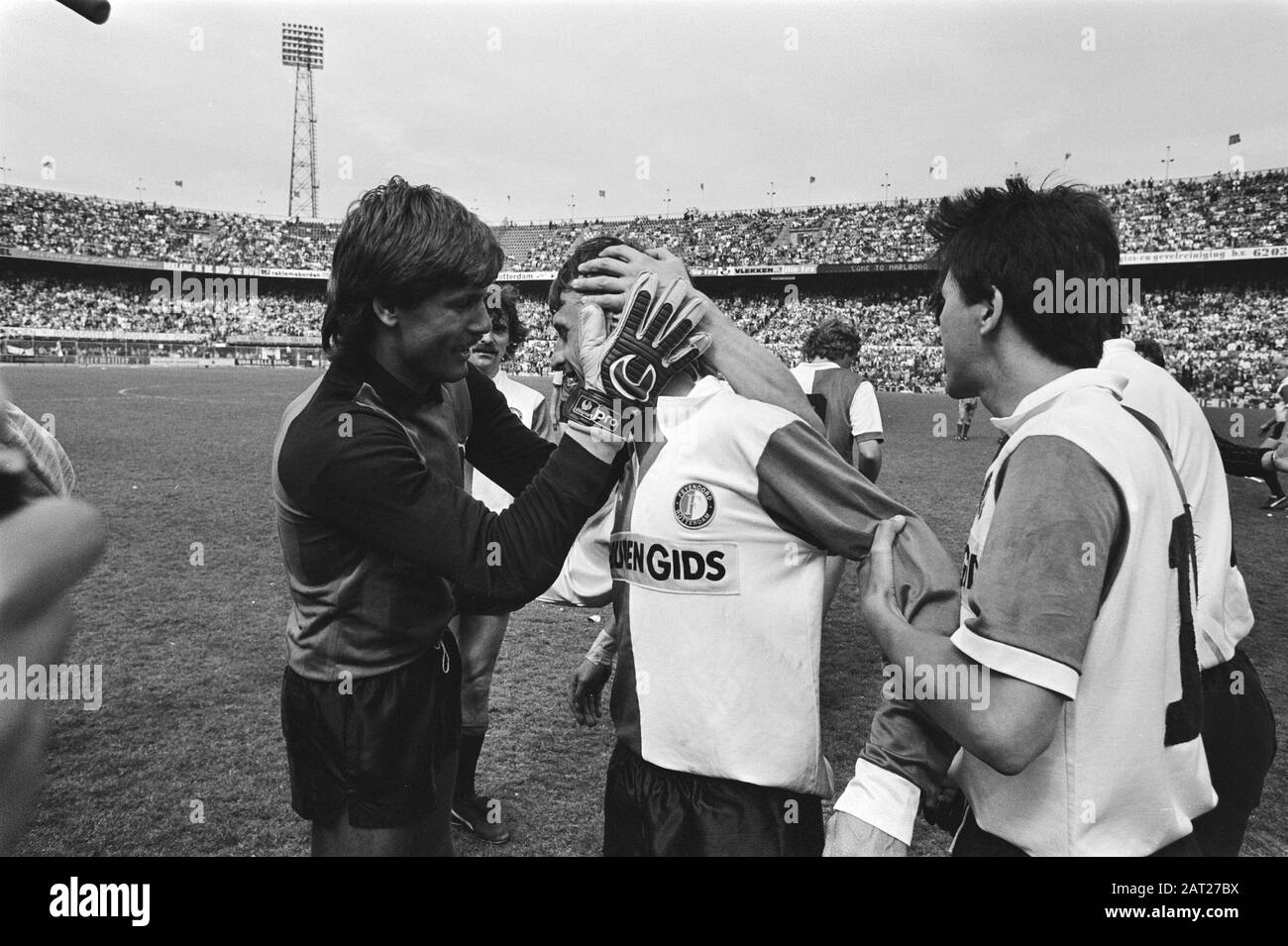 Feyenoord against PEC, with farewell Johan Cruyff; Cruyff says goodbye ...