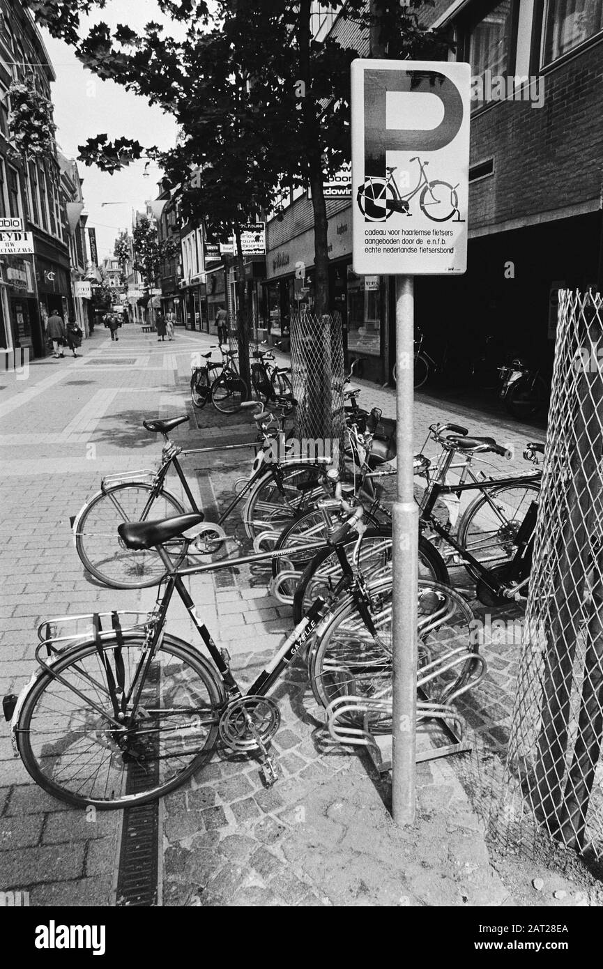 Dutch parking signs hi-res stock photography and images - Alamy