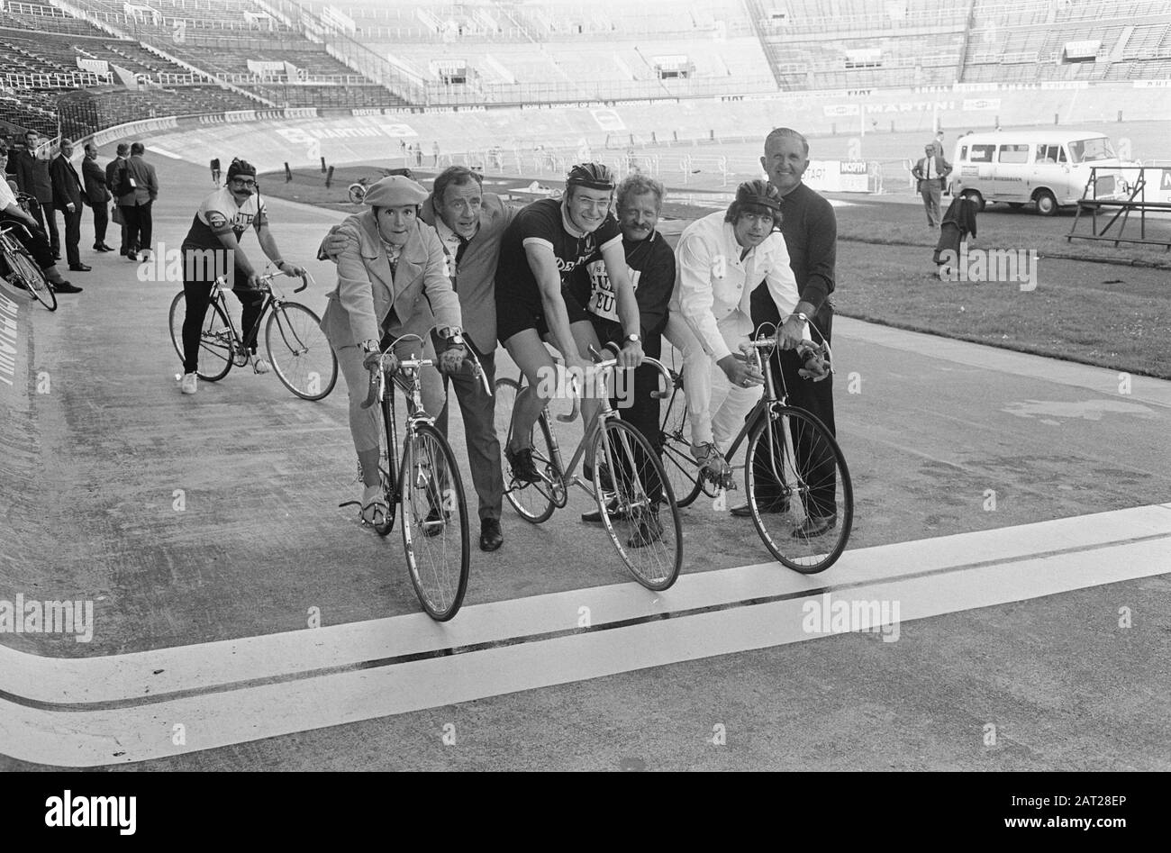 Bicycle assessment in Stadium (training). Rika Janssen in the sprint ...