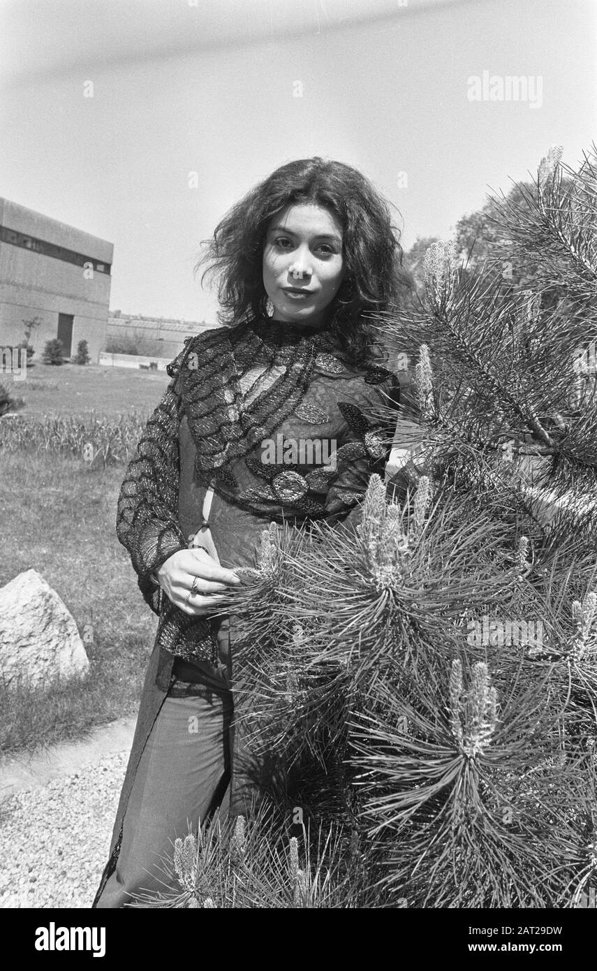 Finalists election Miss Pasar Malam commissioned, girl from Amsterdam ...