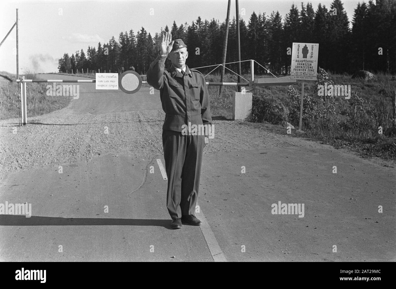 Finland Finnish-Russian border; border post with soldiers at Imatra ...