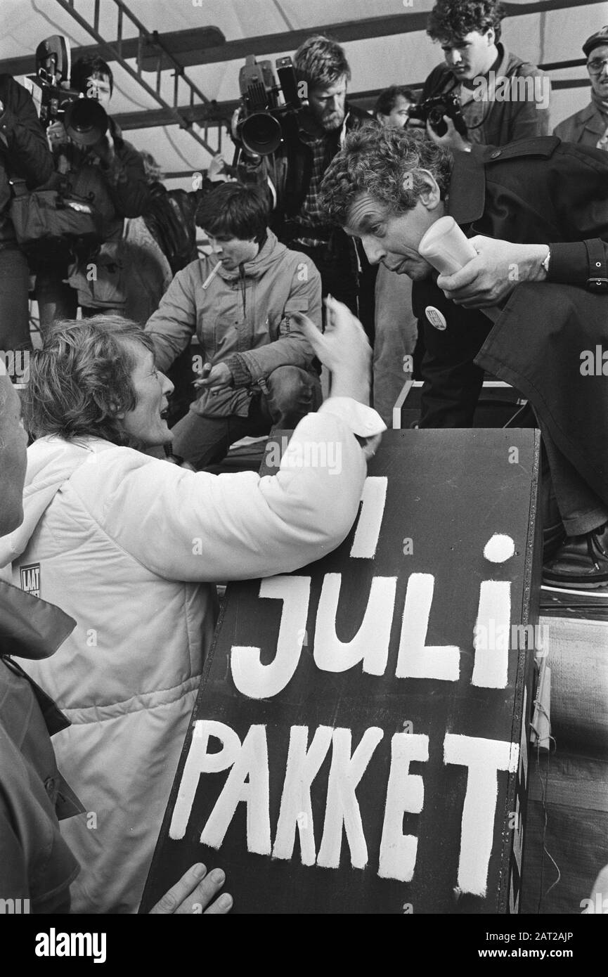 1 july 1984 Black and White Stock Photos & Images - Alamy