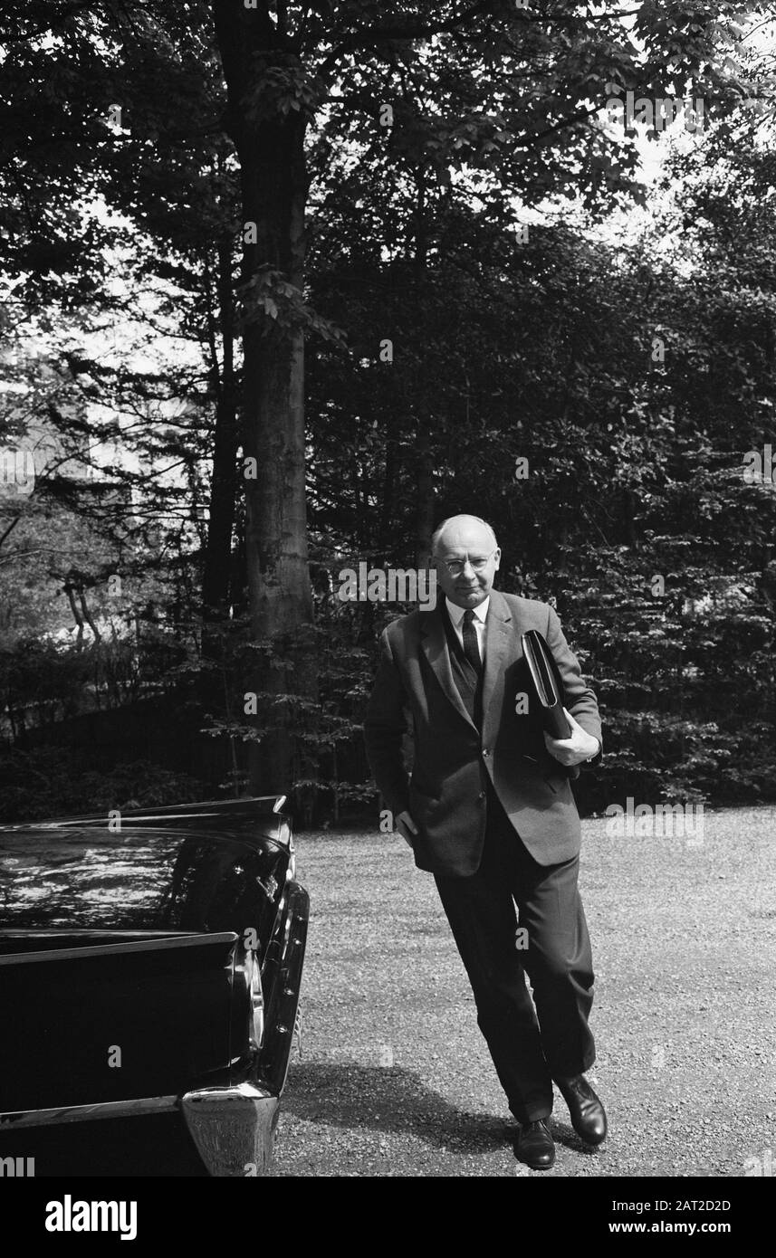Group chairman prof Black and White Stock Photos & Images - Alamy