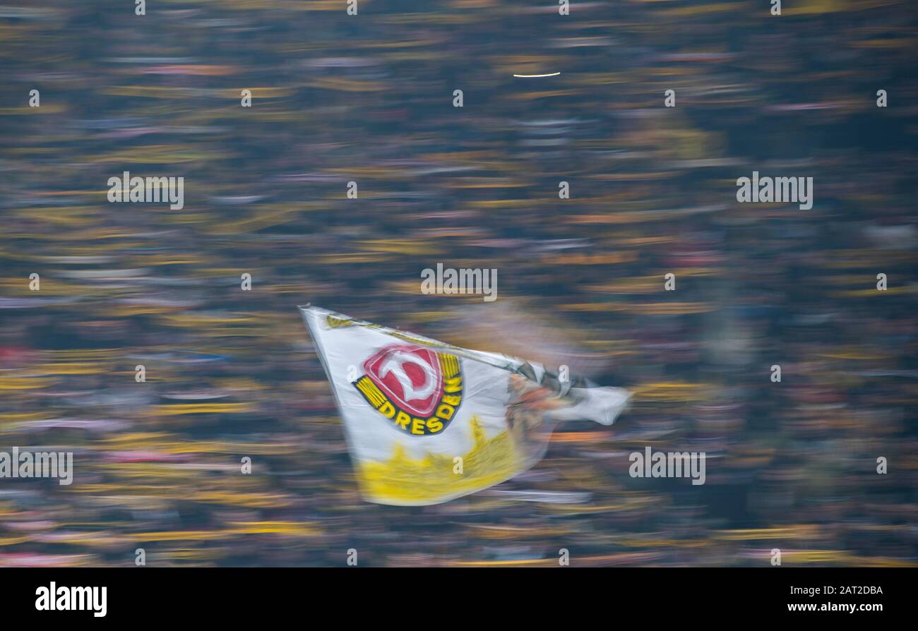 29 January 2020, Saxony, Dresden: Football: 2nd Bundesliga, SG Dynamo ...