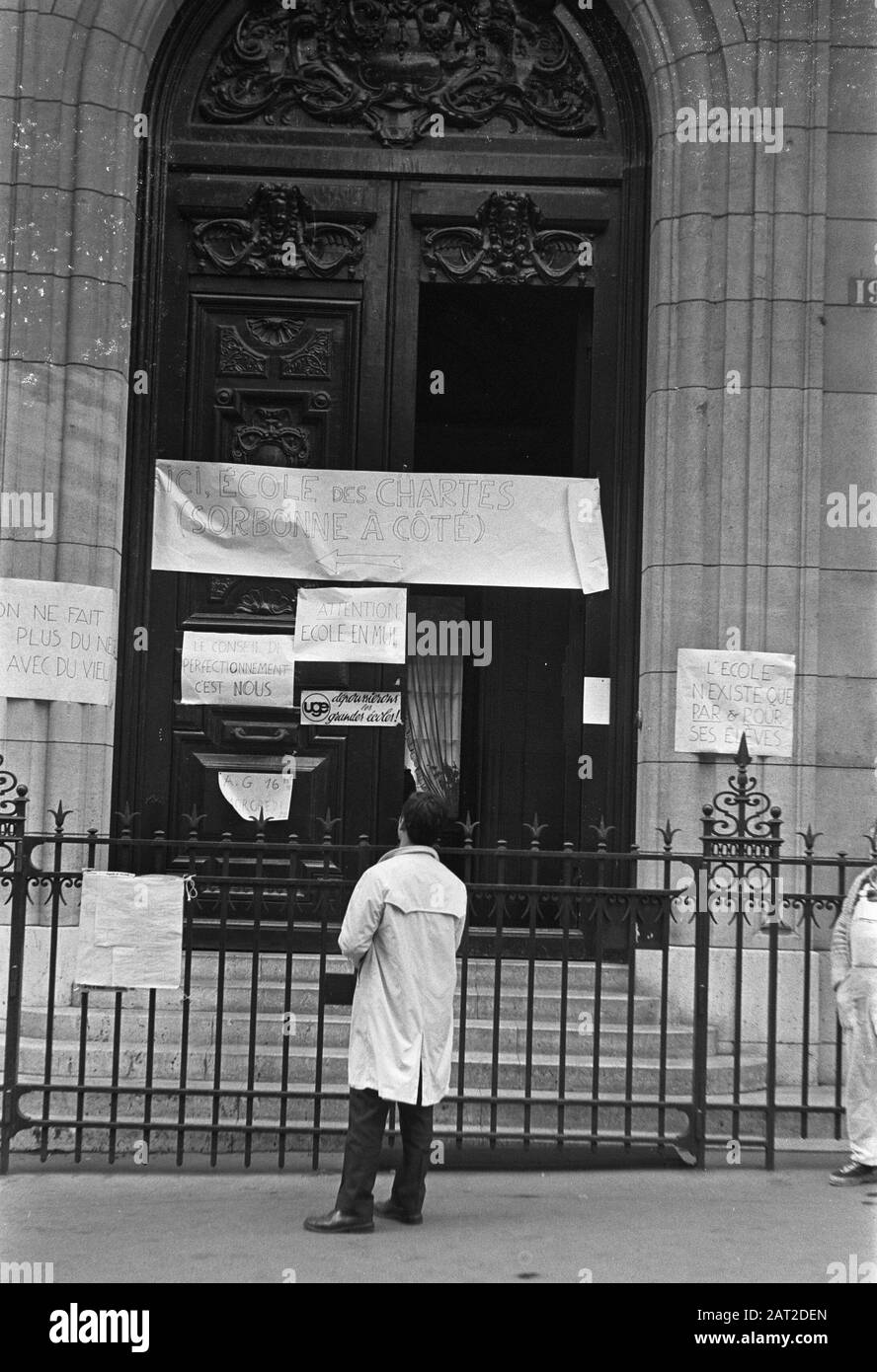 1968 student protest at the sorbonne hi-res stock photography and ...