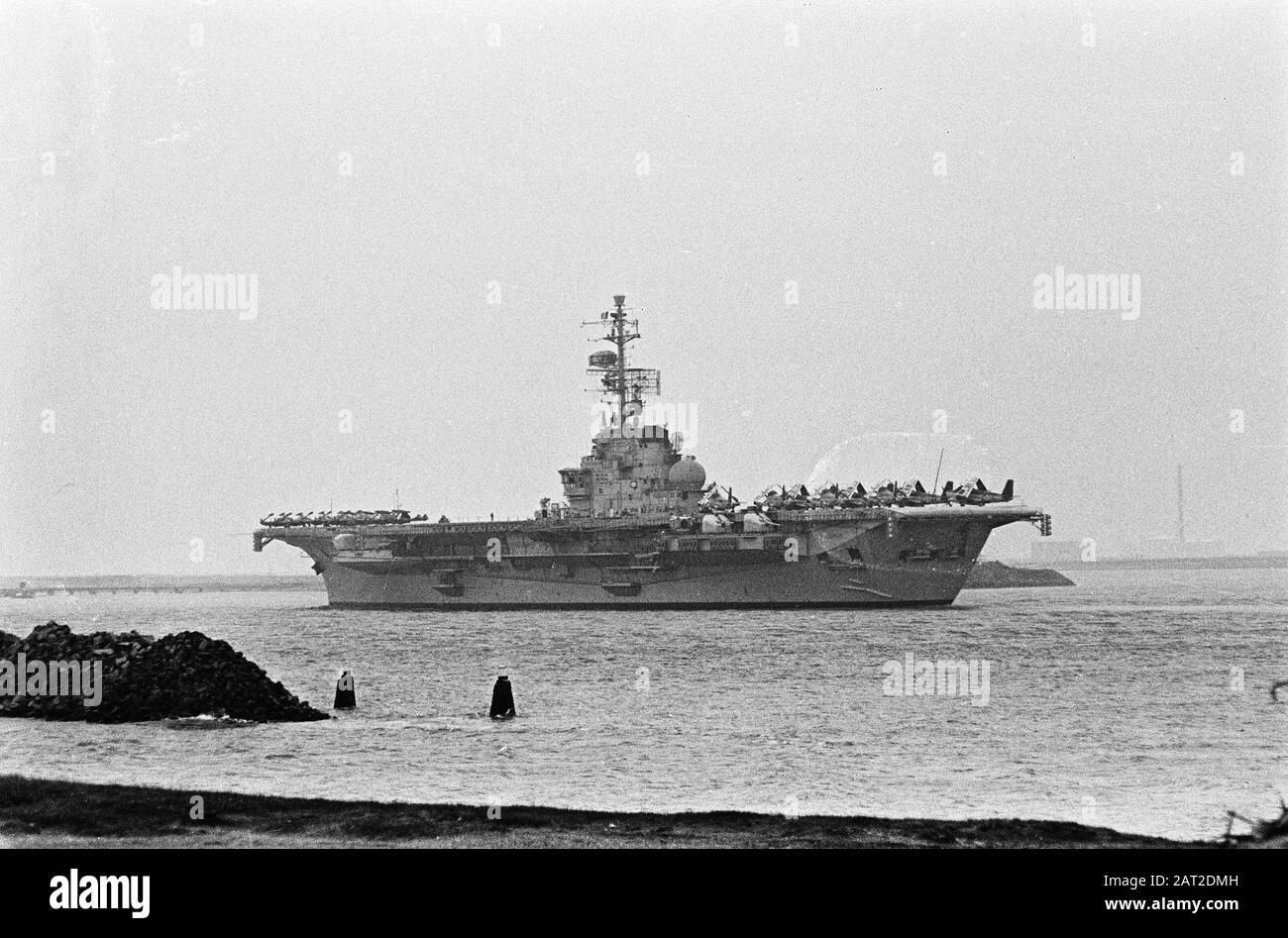 French aircraft carrier clemenceau hi-res stock photography and images ...