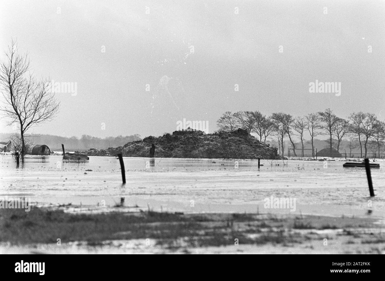 Gaseruptie near Sleen; the flooded area around the crater; Date ...