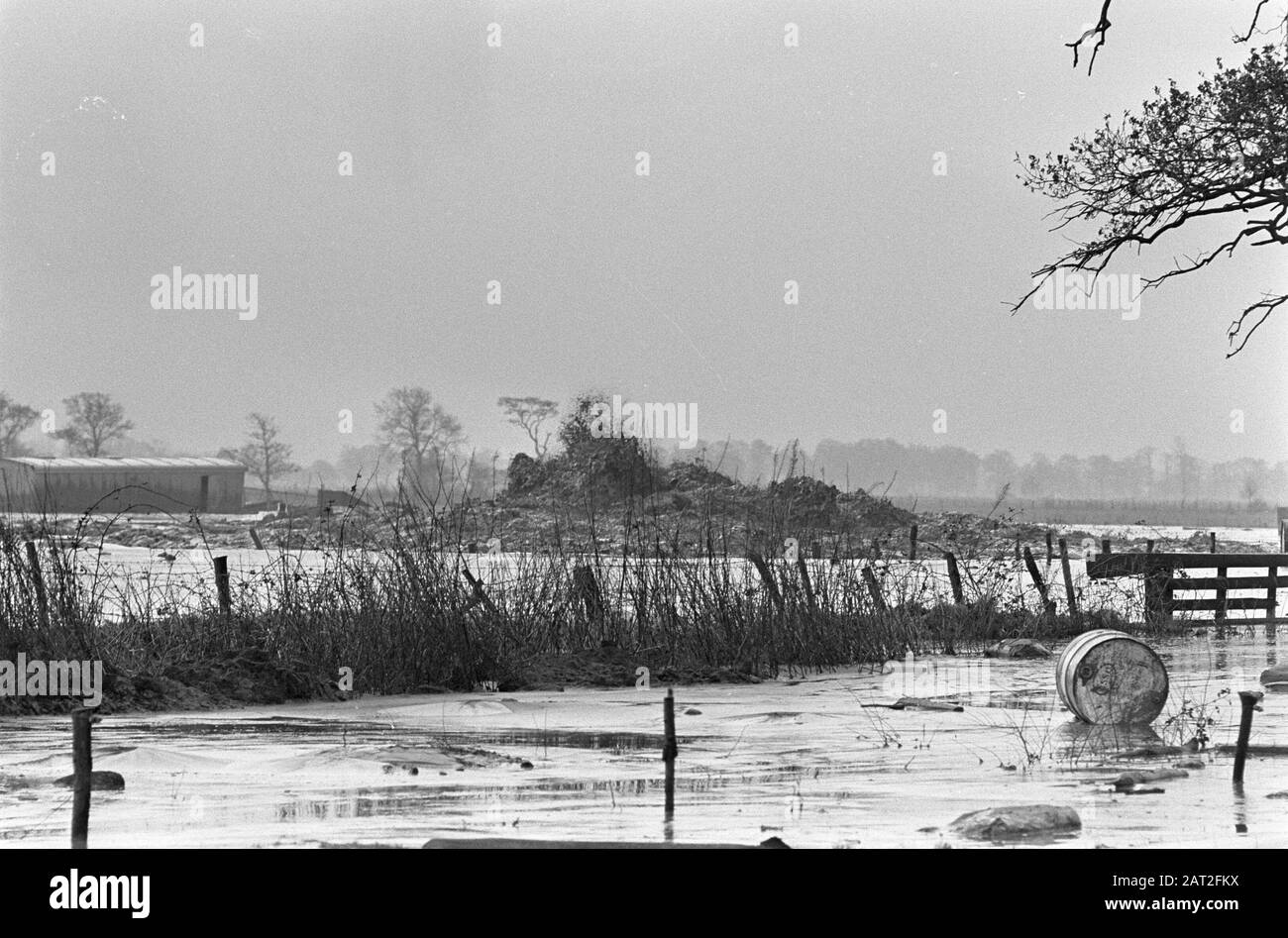 Gaseruptie near Sleen; the flooded area around the crater; Date ...