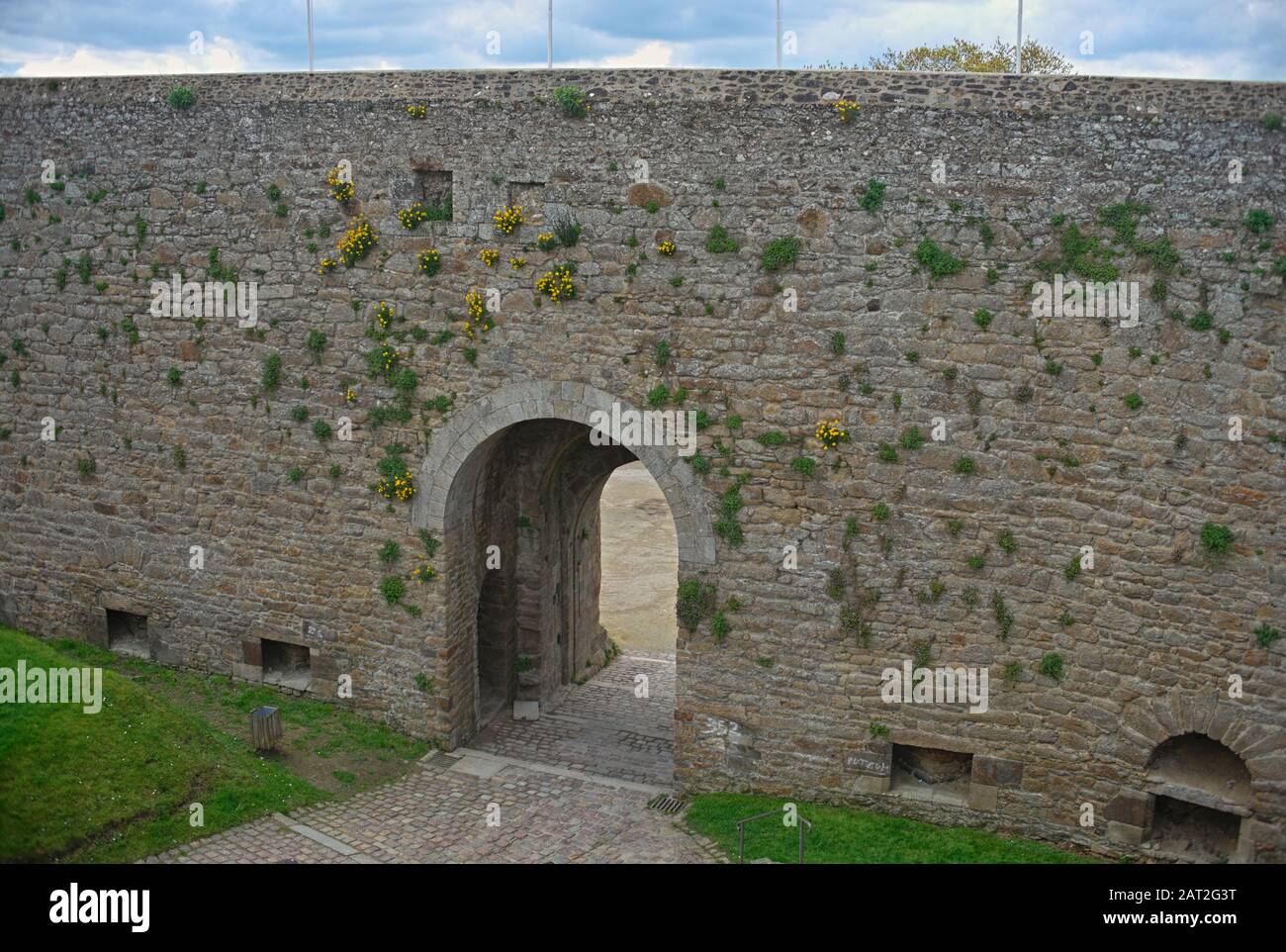 Original stone walls hi-res stock photography and images - Alamy