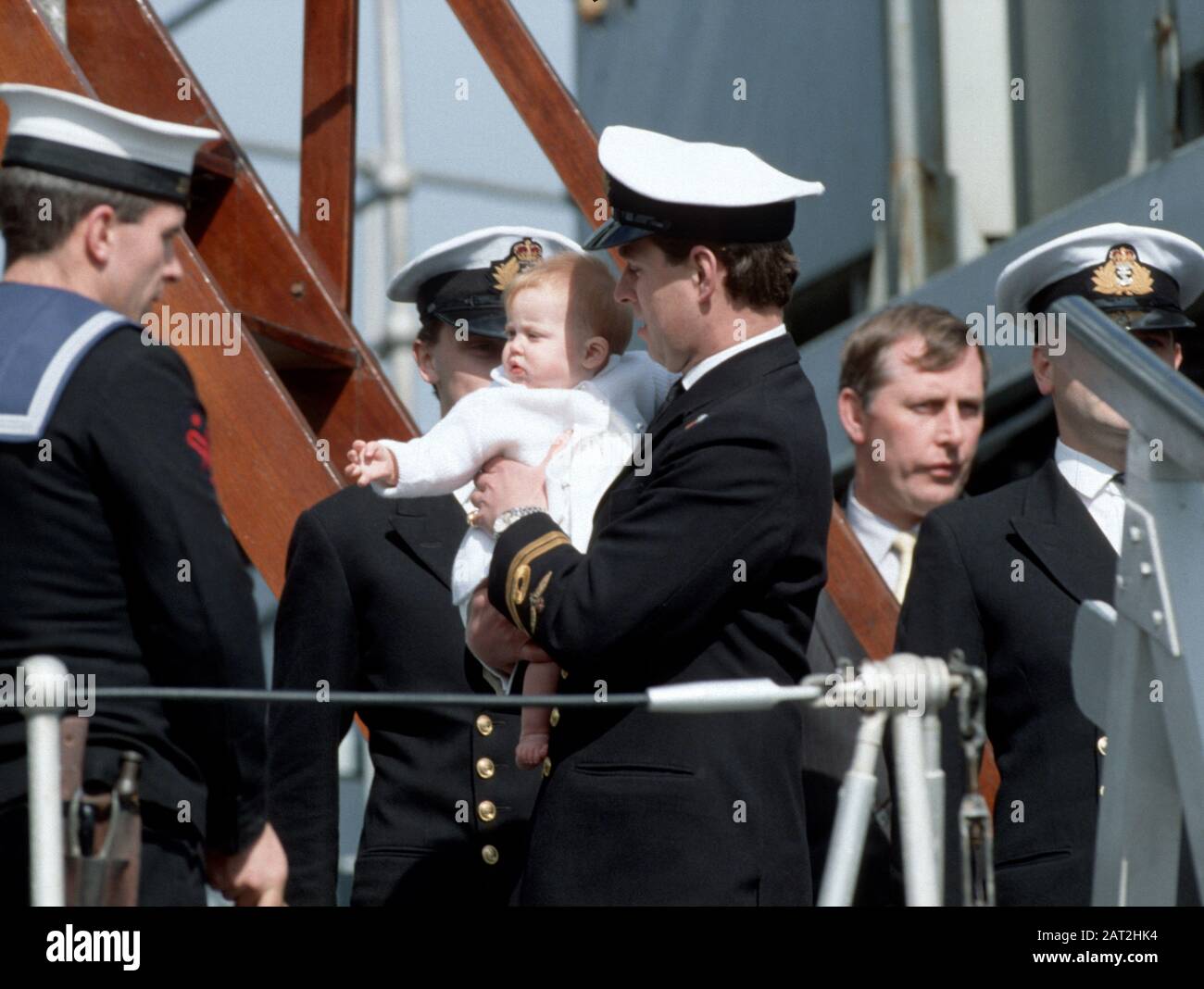 Prince andrew and sarah ferguson 1990 hi-res stock photography and ...