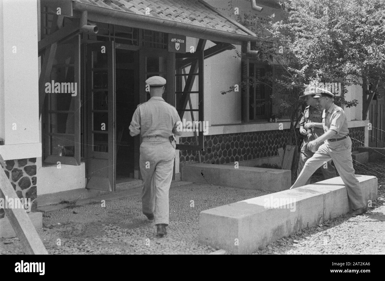 Visit by British General Montagu Stopford to the U-Brigade General ...
