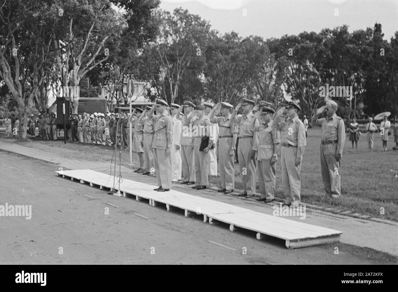High award ceremony by General Spoor op het Burg. Bishop's Square ...