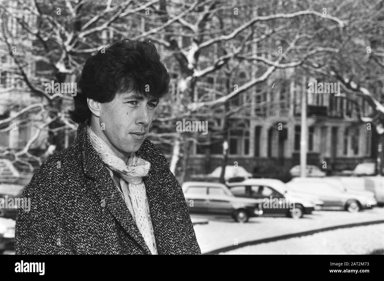 George de Greef, South African objectioner George de Greef in a snowy ...