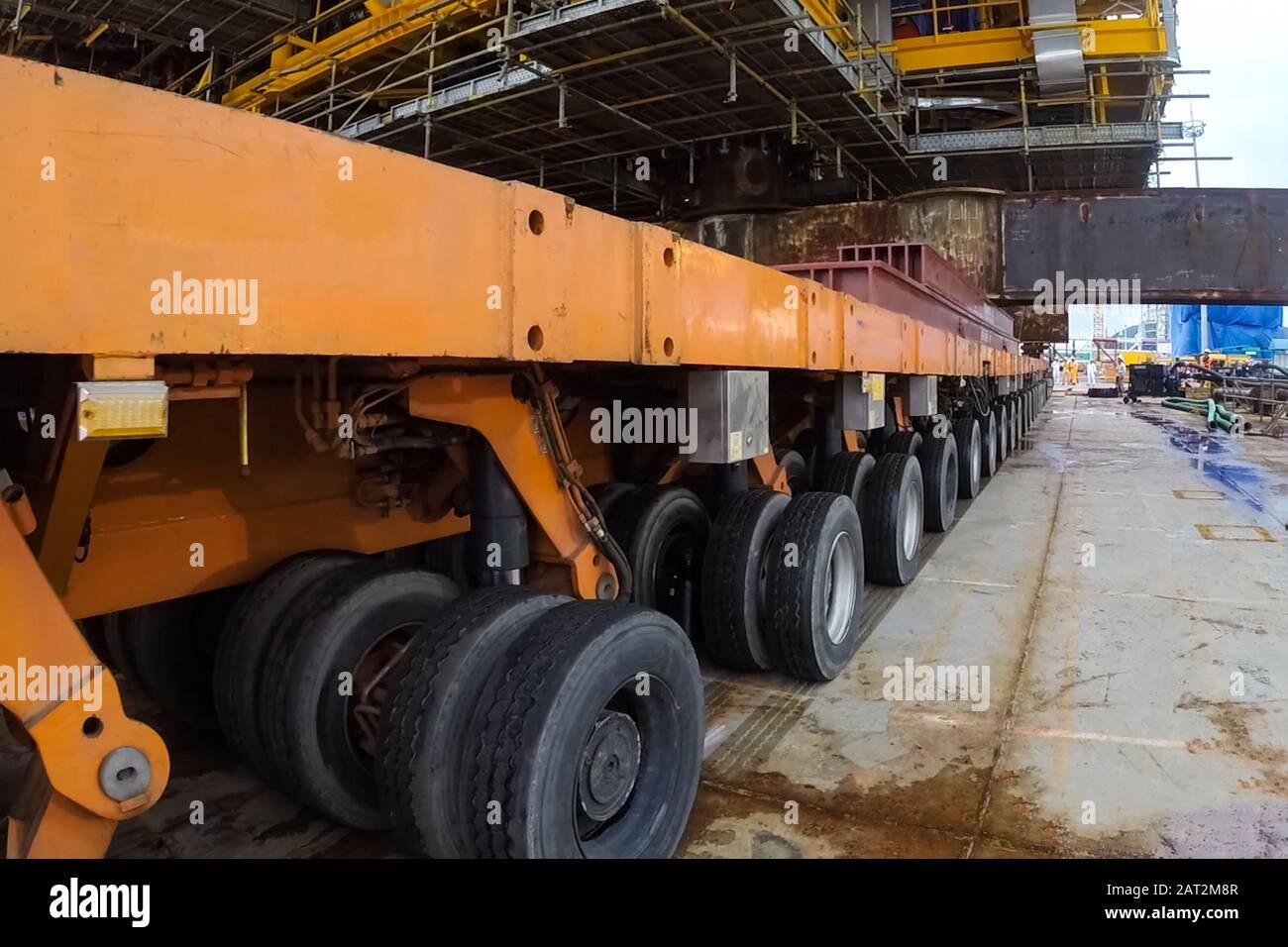 Giant semi truck hi-res stock photography and images - Alamy
