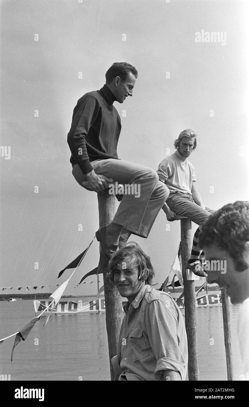 World pole sitting championships hi-res stock photography and images ...