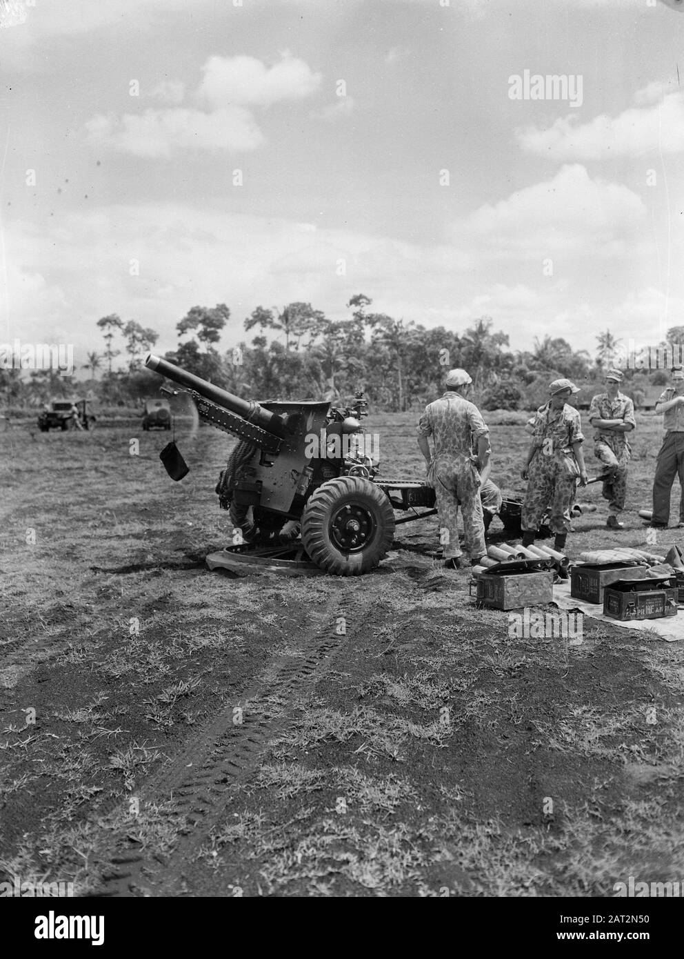 I Field Artillery KNIL Gunset-up of 1st division field artillery of the ...