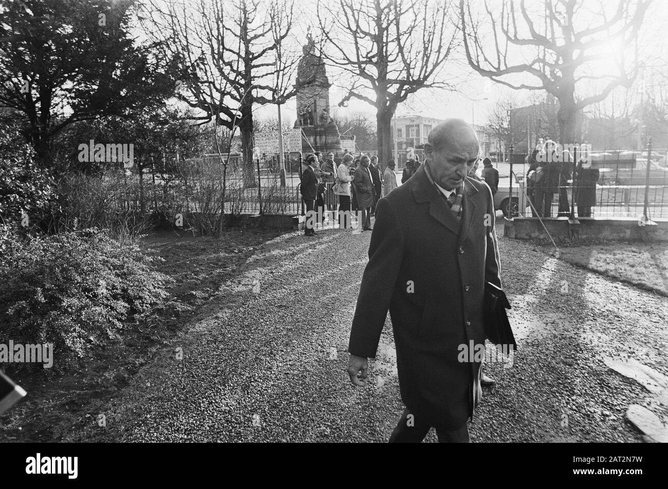 Conversation Dutch government with representatives of South Moluccan ...